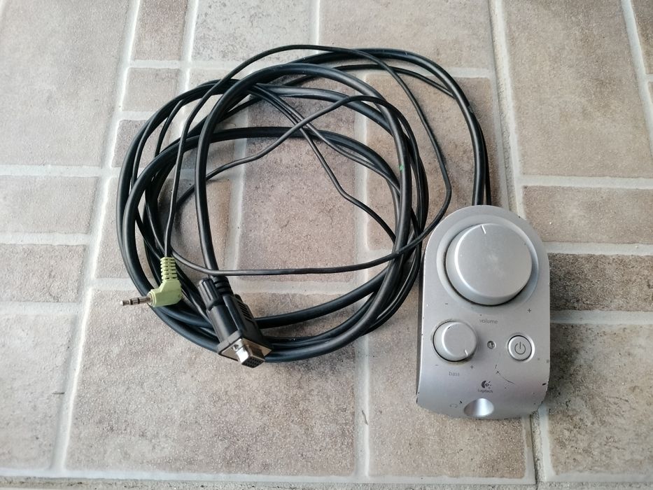 Controler Logitech Z 2300 Vulcan • OLX.ro