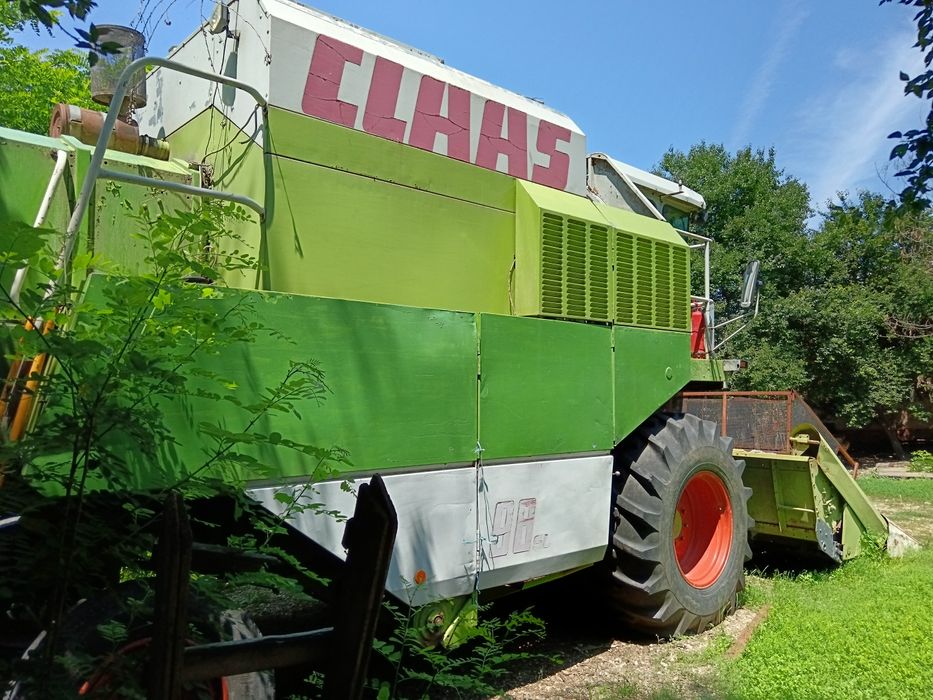 Combina CLAAS Dominator Tomsani • OLX.ro