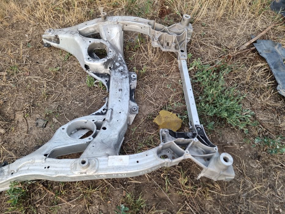 Cadru motor bmw f10 f11 520d 530d Arbanasi • OLX.ro