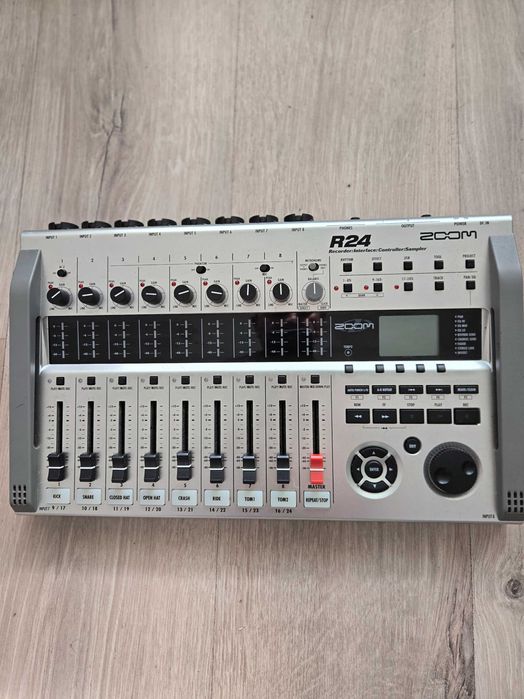 ZOOM R 24 - мини студио гр. Пловдив Каменица 1 • OLX.bg