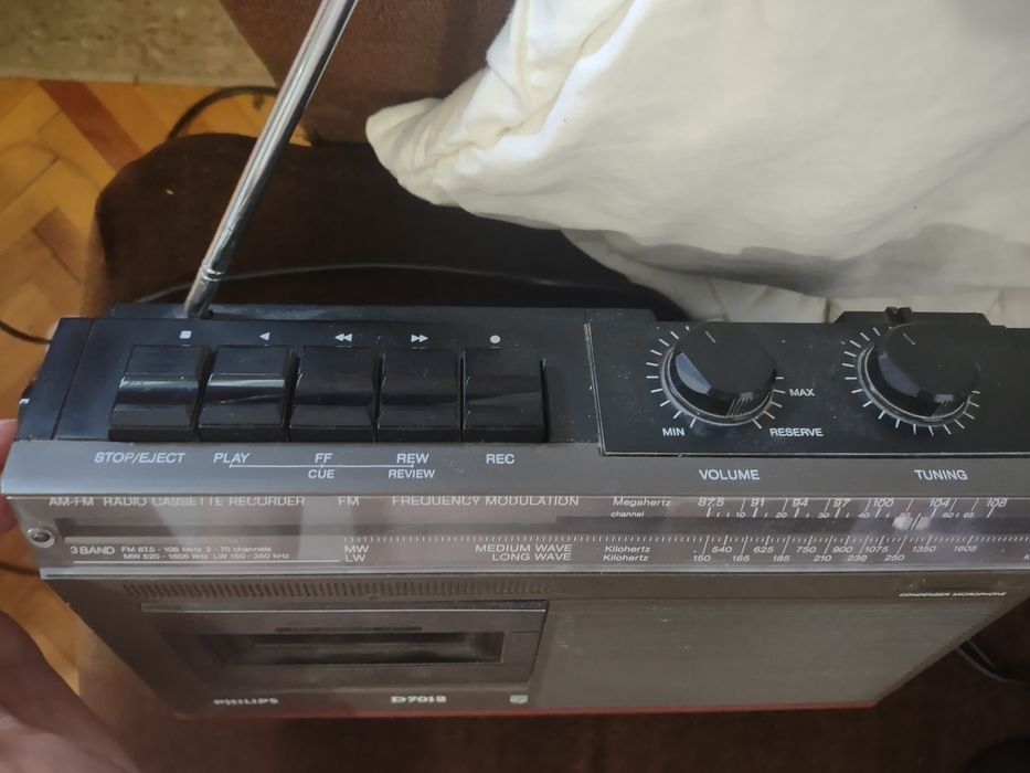 Casetofon-Radio Philips D7012 Timisoara • OLX.ro