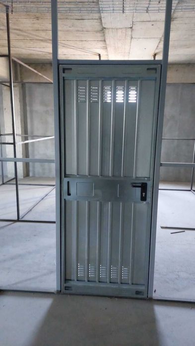 Usi noi pentru exterior/subsol/boxa/depozit, tabla zincata, 80x200 cm ...