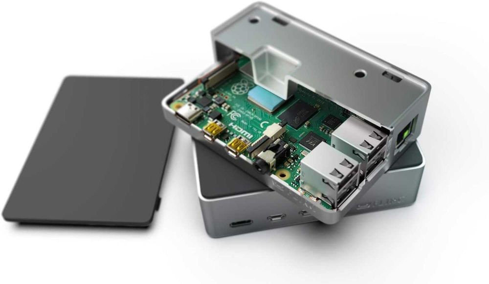 Vand raspberry pi modelB 8gb ram, ssd 2tb, 32gb sd, case rpi, ssd case ...