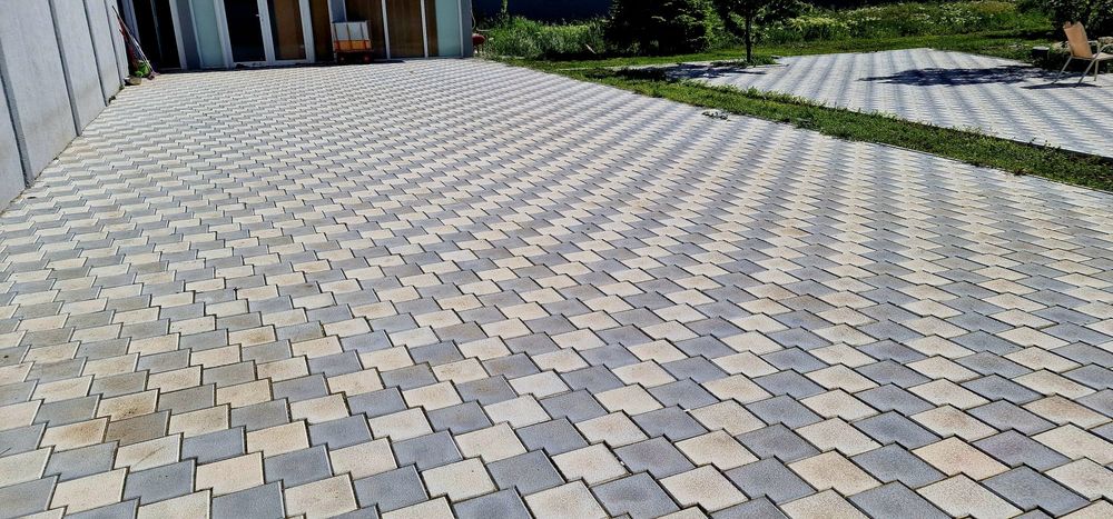 Producem pavaje si pavele diverse modele Asiguram montaj si transport ...