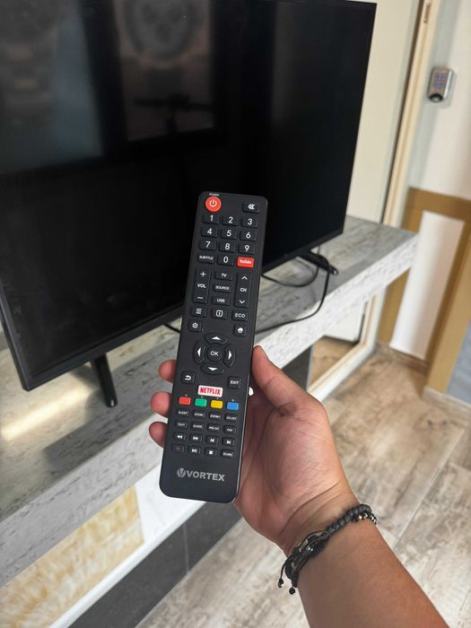 Televizor LED Smart Vortex / 81 cm /HD/ Negru Ramnicu Valcea • OLX.ro