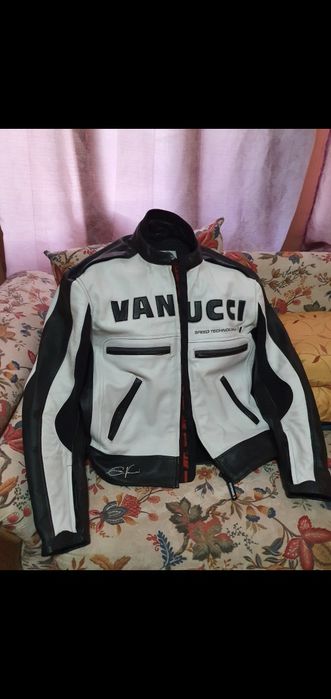 Costum moto și casca Varadia de Mures • OLX.ro