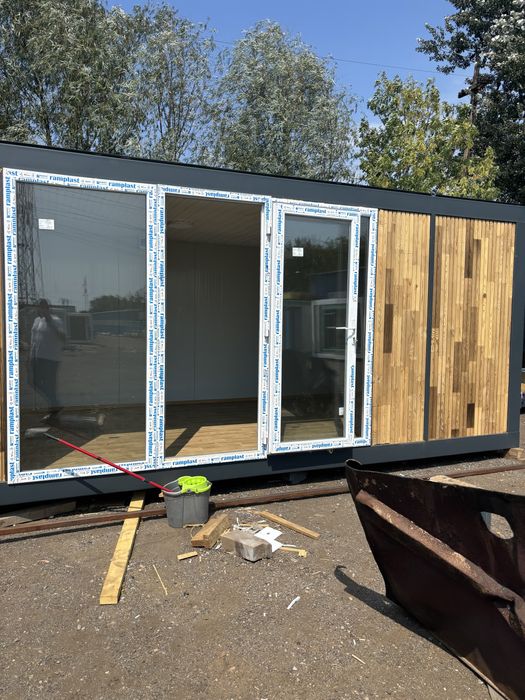 Vand container modular cu lambriu de lemn 3m x 8m Mischii • OLX.ro