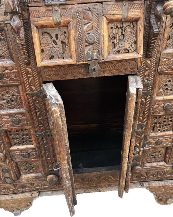 Dulap din lemn de tec sculptat, lada de zestre indiana Iasi • OLX.ro