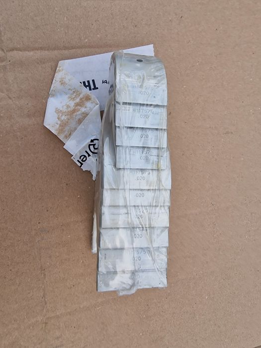 Set cuzineti motor tractor fiat 615 om și toată gama fiat tel 0751 5 ...