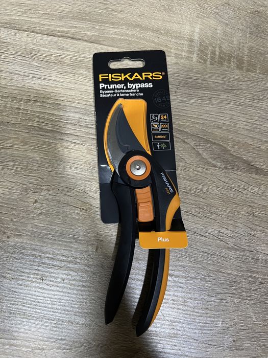 Foarfeca Gradina Fiskars (pomi,vie,flori,plante..etc) Craiova • OLX.ro