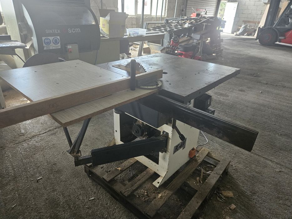 Циркуляр с карета, мотор 2,2 kw гр. Казанлък • OLX.bg