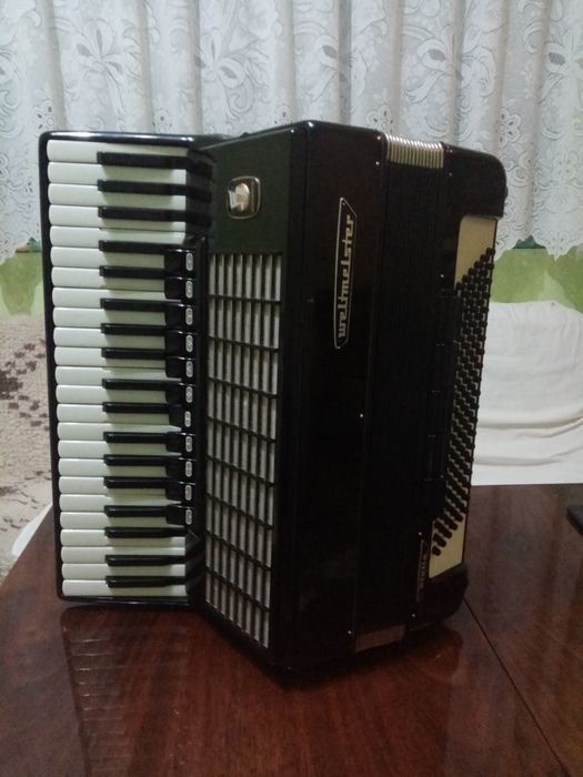 Акордеон Weltmeister Stella 120 баса гр. Чирпан • OLX.bg