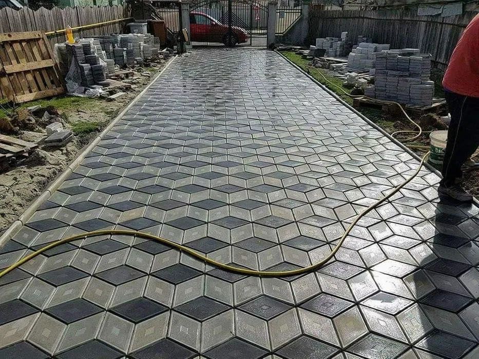 Pavaj, pavele - Model romb 3D autoblocante. Pentru gradina Catelu • OLX.ro