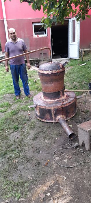 Vand cazane de tuica din cupru alimentar are 130l cu fundu de 3mm pere ...