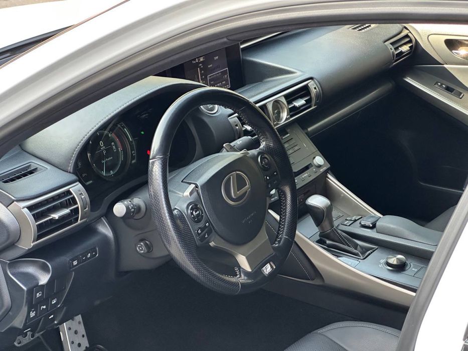 Lexus IS 200 F-Sport: 35 500 у.е. - Lexus Ташкент на Olx