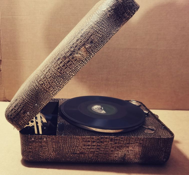 Gramofon / patefon manual portabil Pathe retro vintage de colecție Cluj ...