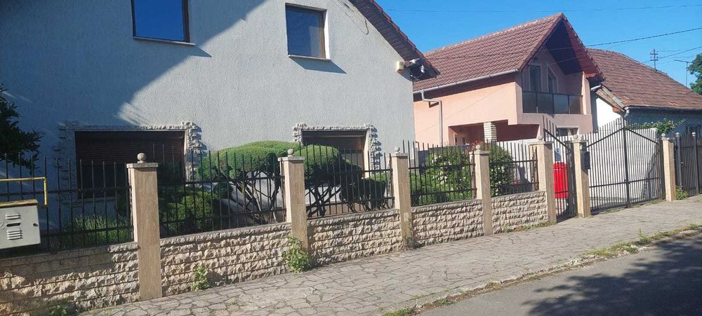 Casa simeria,,,zona Marmosim Hunedoara • OLX.ro