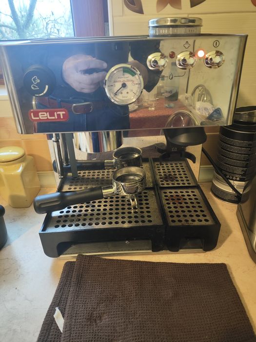 Espressor manual cu manometru si rasnita Lelit PL 42 E Ramnicu Valcea ...