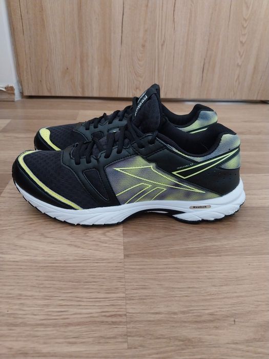 Adidasi originali Reebok nr.44 Satu Mare • OLX.ro