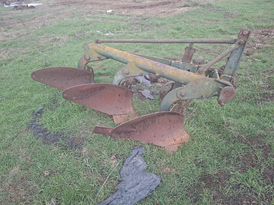 Vând plug de arat Berliste • OLX.ro