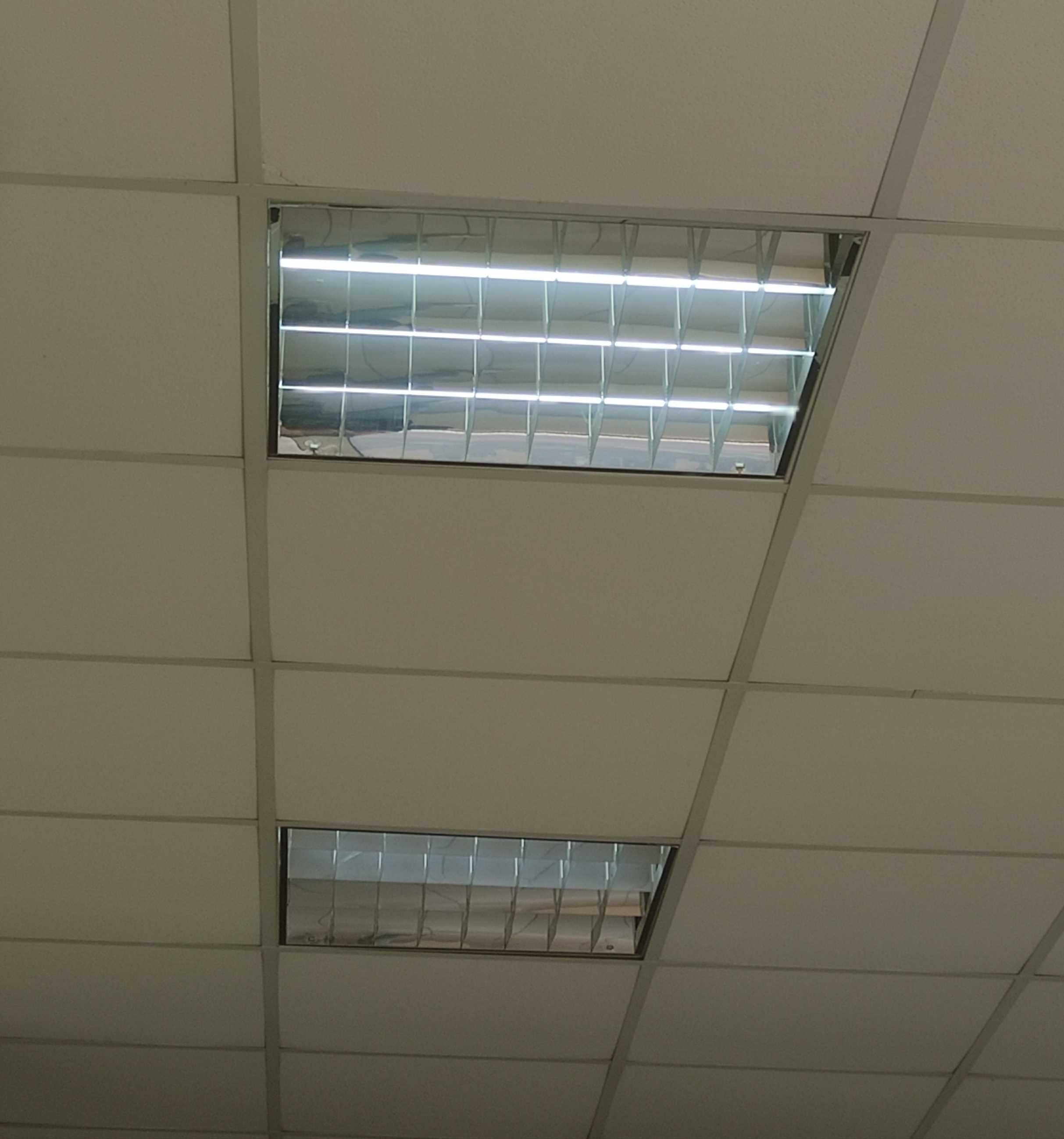 Осветително тяло в комплект с 4бр Led луминисцентни пури гр Пазарджик