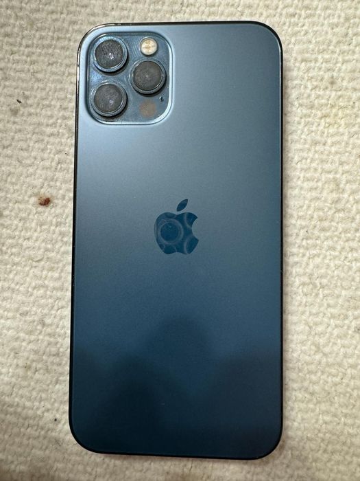 Продавам Iphone 12 pro гр. Добрич Автогара • OLX.bg