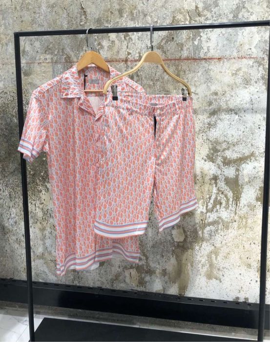 Compleu din satin dior roz colectia noua 2025 Bucuresti Sectorul 2 • OLX.ro