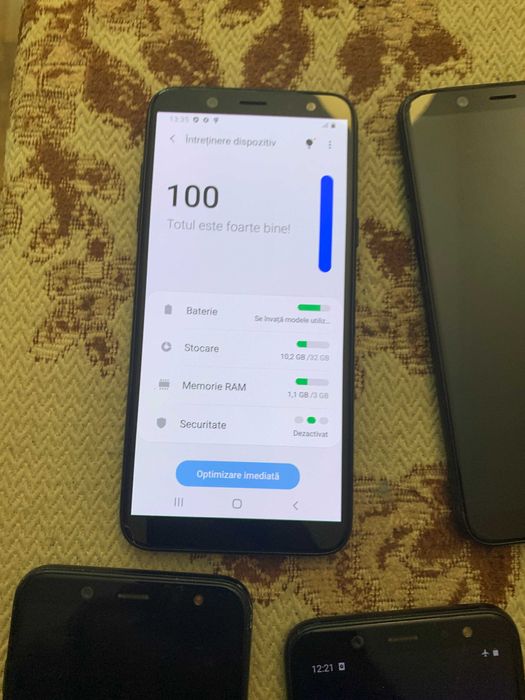 Samsung A6 2018 fisura sticla display ok 100 lei Roman • OLX.ro