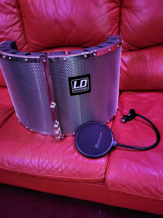 Se vinde scut fonic pentru microfon studio Bucuresti Sectorul 4 • OLX.ro