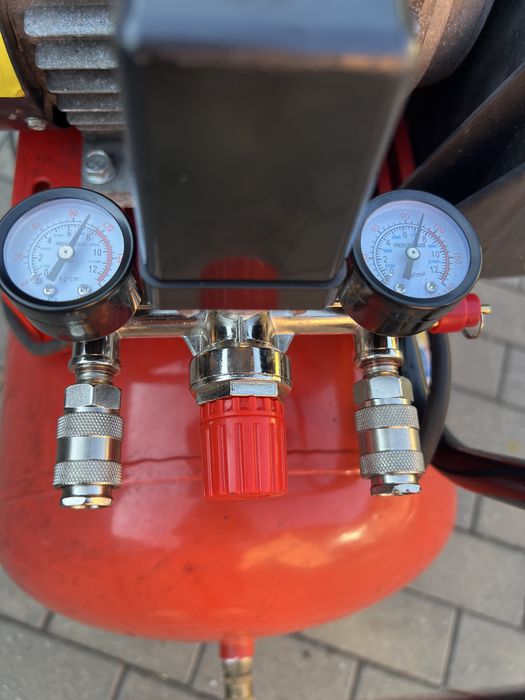 Vand compresor 100L Ploiesti • OLX.ro