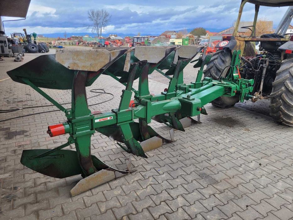 Plug reversibil hidarulic 3 brazde Gheorgheni • OLX.ro