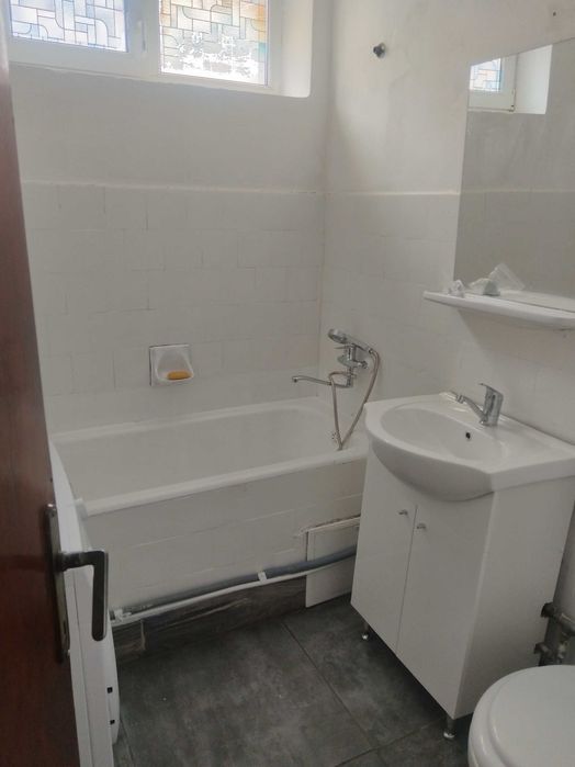 Apartament doua camere tomis 2 Constanta • OLX.ro