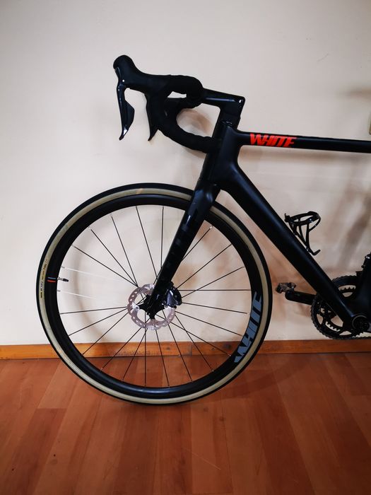 Cursiera White Interceptor carbon Shimano Ultegra DI2 Lugoj • OLX.ro