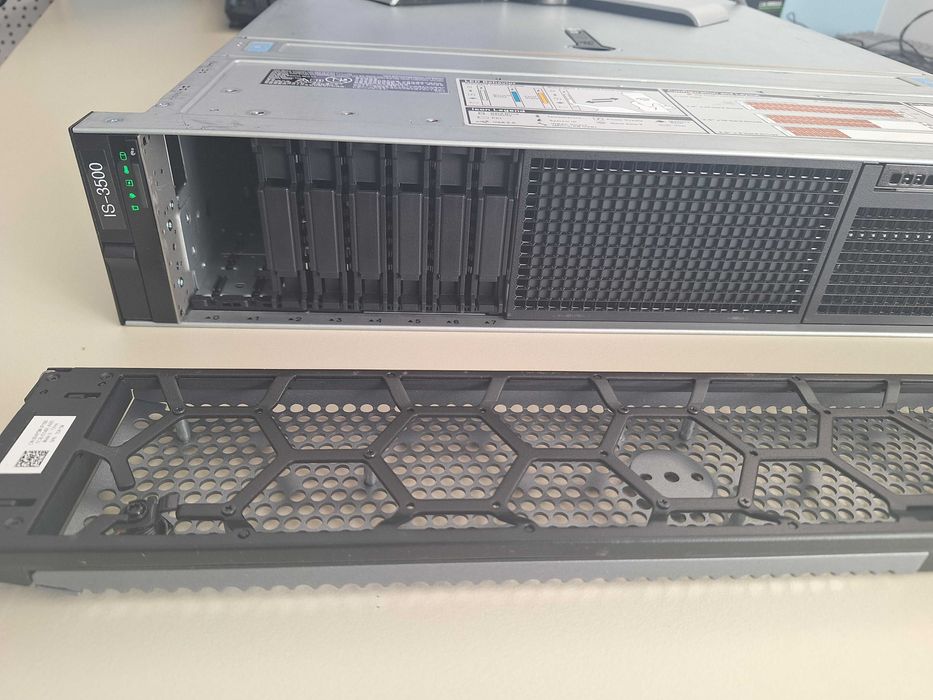Server rack Dell EMC PowerEdge R740, 2 x Xeon Gold 6136 2nd Generation ...