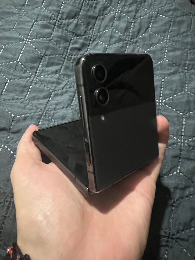 Samsung Z flip4, 256gb с. Мрамор • OLX.bg