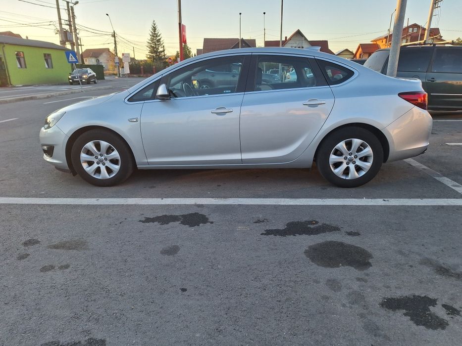 Opel Astra J Sedan 2017 1.4 Turbo 140 CP Xenon Adaptiv, Full, 77000 km ...