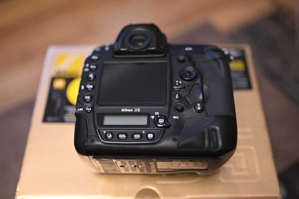 Body DSLR Nikon D5 full box Craiova • OLX.ro