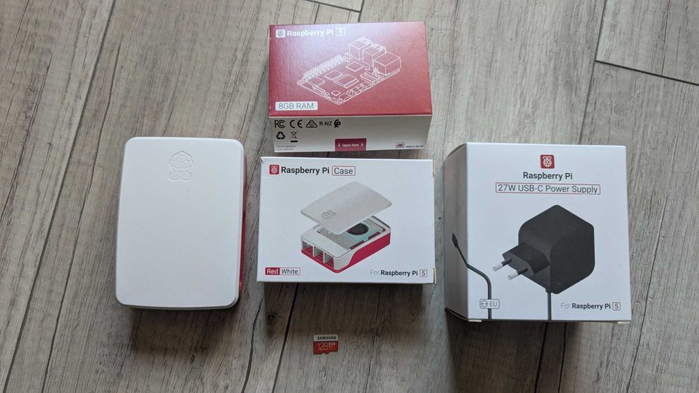 Raspberry PI 5 8 GB + Case + Charger + Card 128GB + Garantie 1 an Cluj ...