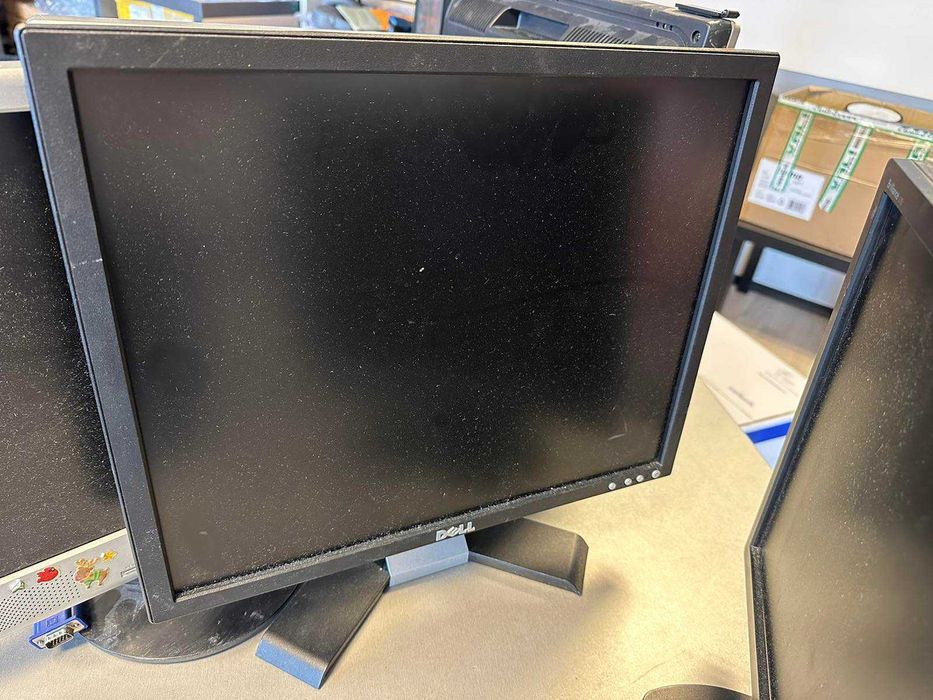 Монитори различни видове - Dell, HP, Philips и NEC 15" и 17" гр ...