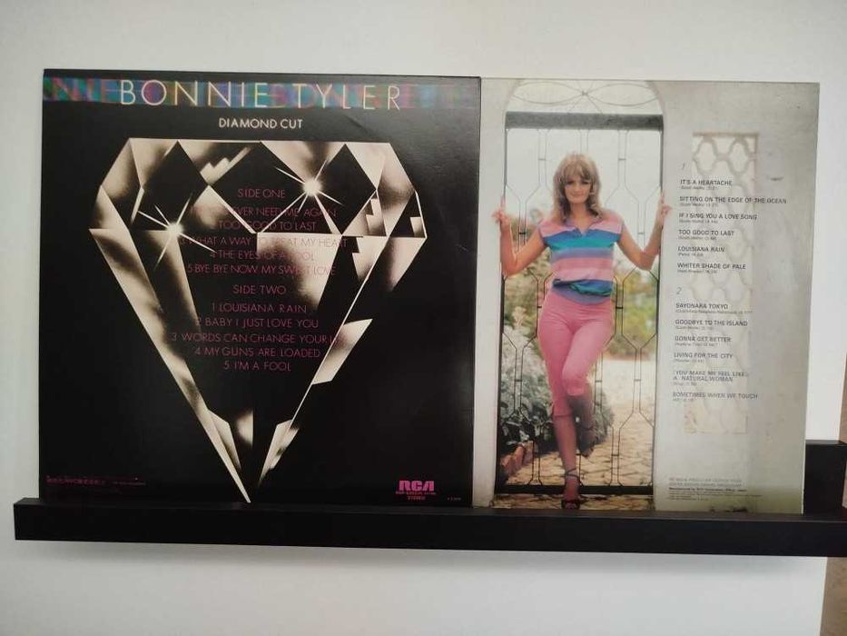 PACK 2 DISCURI LP Vinil -Japan press - BONNIE TYLER - (EX) Targoviste • OLX.ro