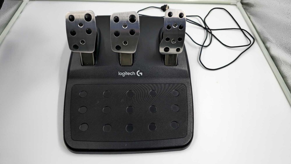 Volan Gaming Logitech G920 XBOX + PC [Amanet Club Caro] Targoviste • OLX.ro