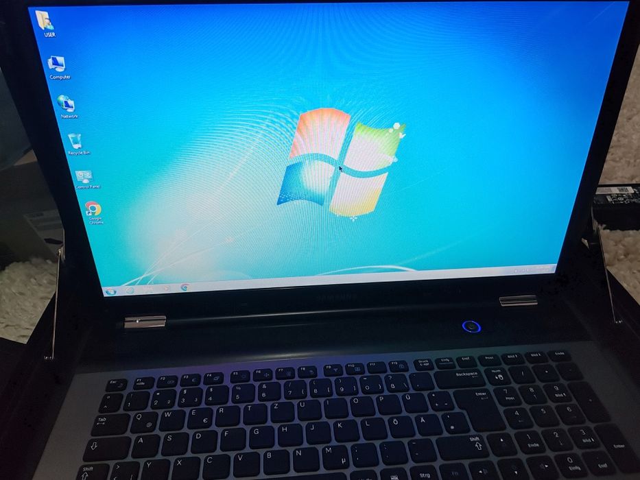 Vând laptop Samsung rc730 Piatra Neamt • OLX.ro