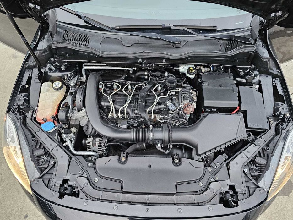 Volvo v40 d3 motor in 5 pistoane original volvo Focsani • OLX.ro