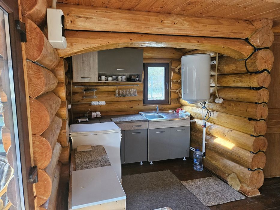 Vând Casa din Lemn Rotund, utilata și mobilata Ploiesti • OLX.ro