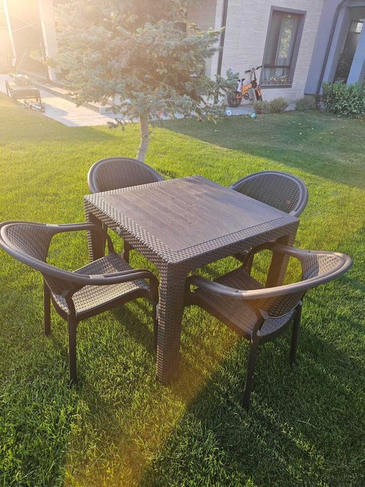 Качествен градински комплект от маса и 4 правоъгълни стола в два цвята гр Пловдив Коматевски