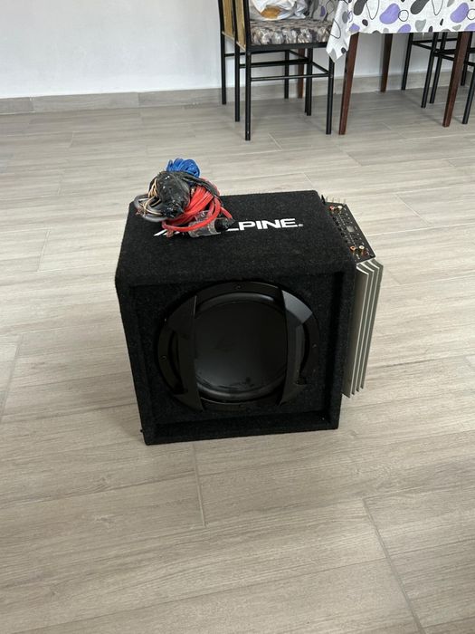Subwoofer auto cu statie si cabluri Sebes • OLX.ro