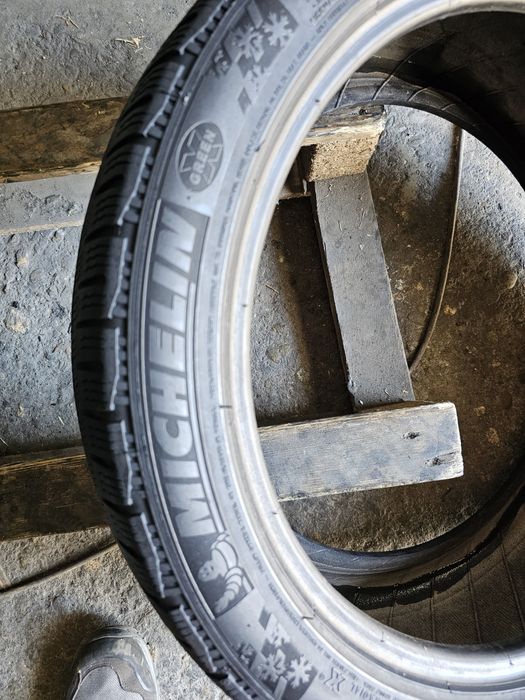2 anvelope iarna 225 45 18 Michelin Timisoara • OLX.ro