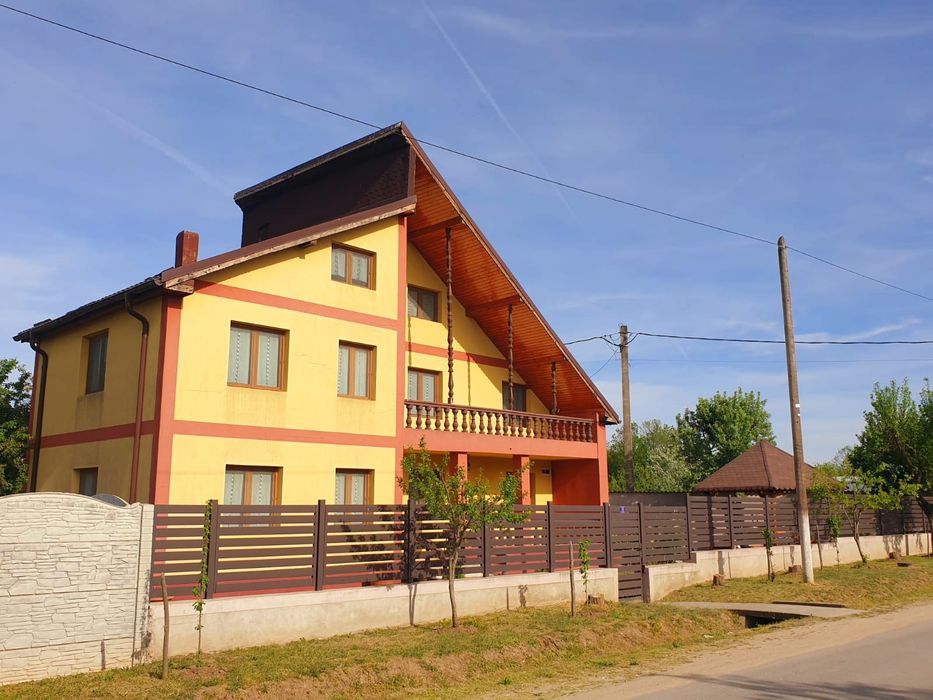 Casa de vanzare in comuna Lalosu,Jud. Valcea,P+1E+M Berbesti • OLX.ro