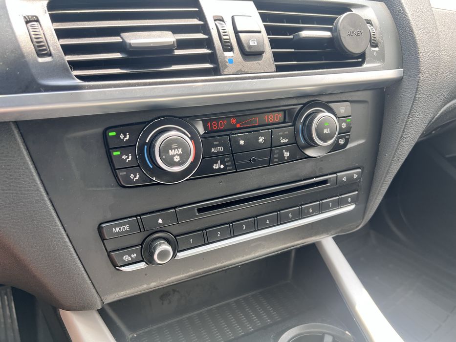 BMW X3 4x4 2.0d automat usor avariat Rosu • OLX.ro