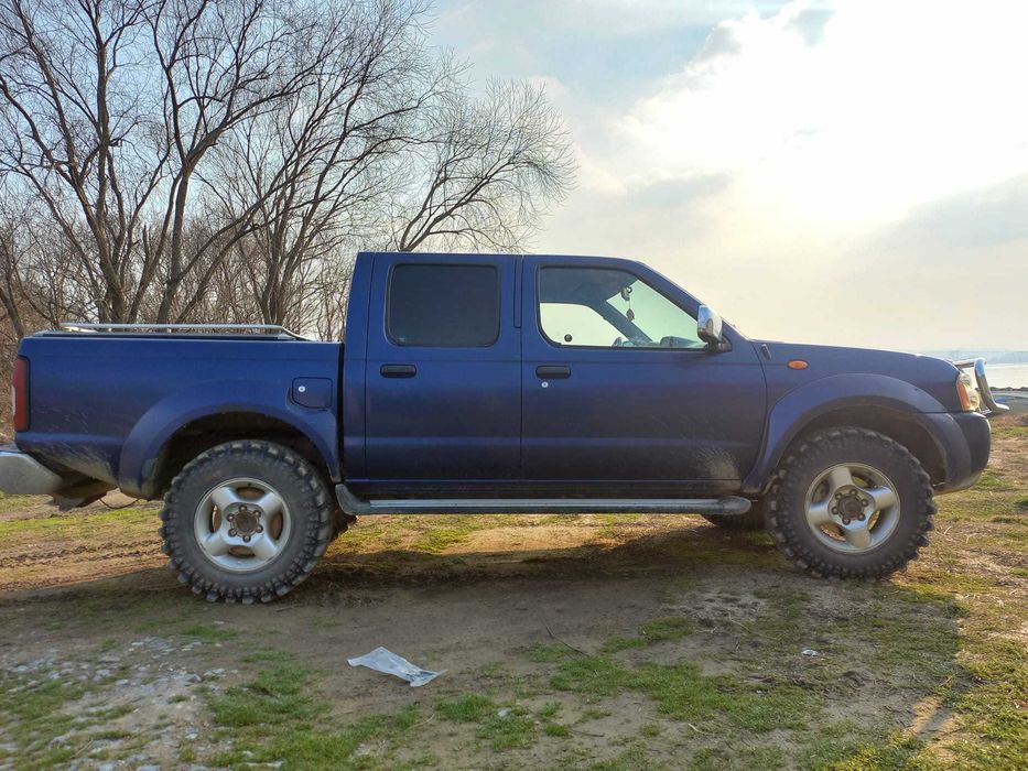 Nissan Navara d22 4×4 2004 Macesti • OLX.ro